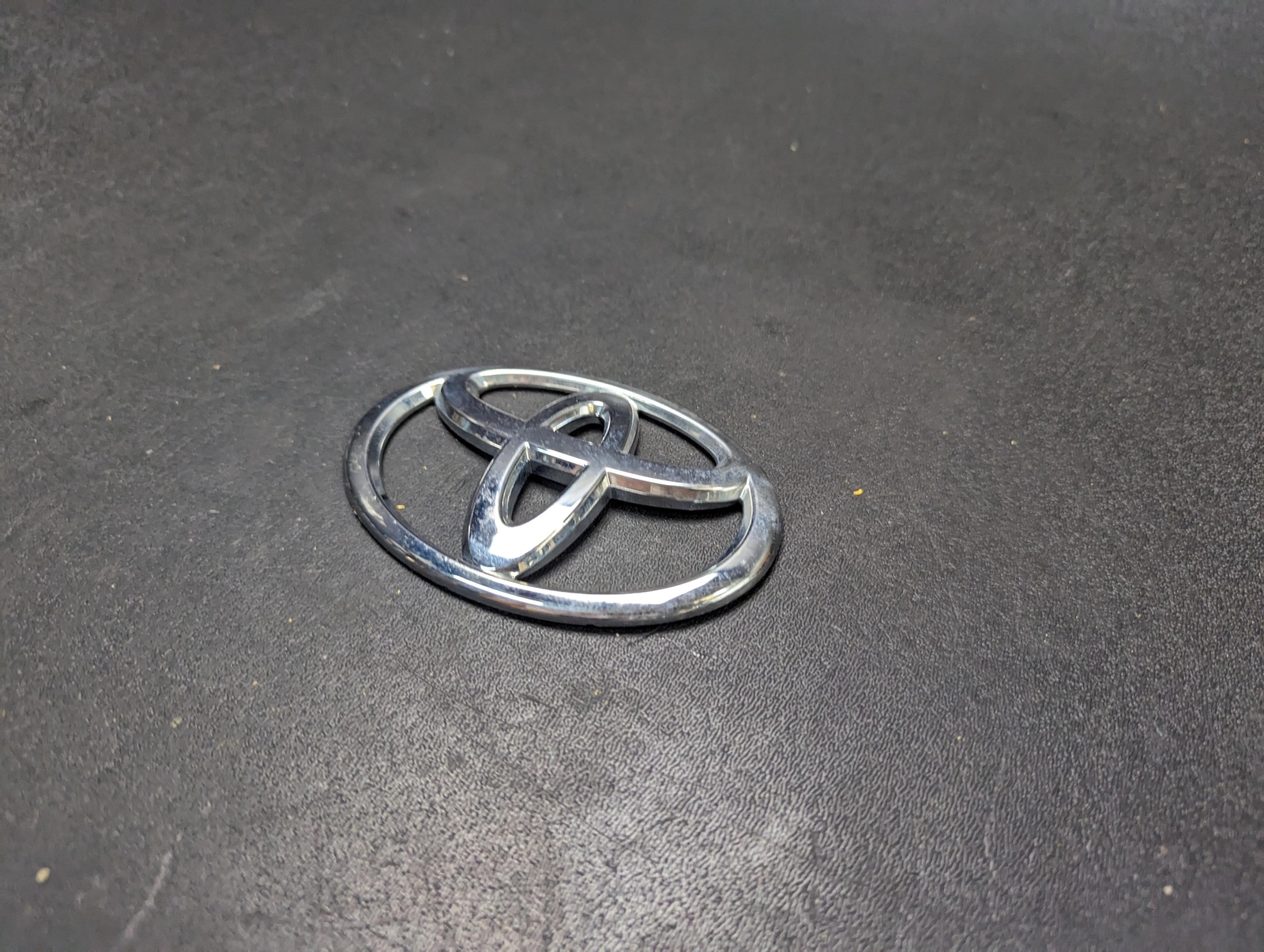 Rear Trunk Deck Lid Logo Emblem 2021 Toyota C-HR 90975-A2003 2018 2019 ...