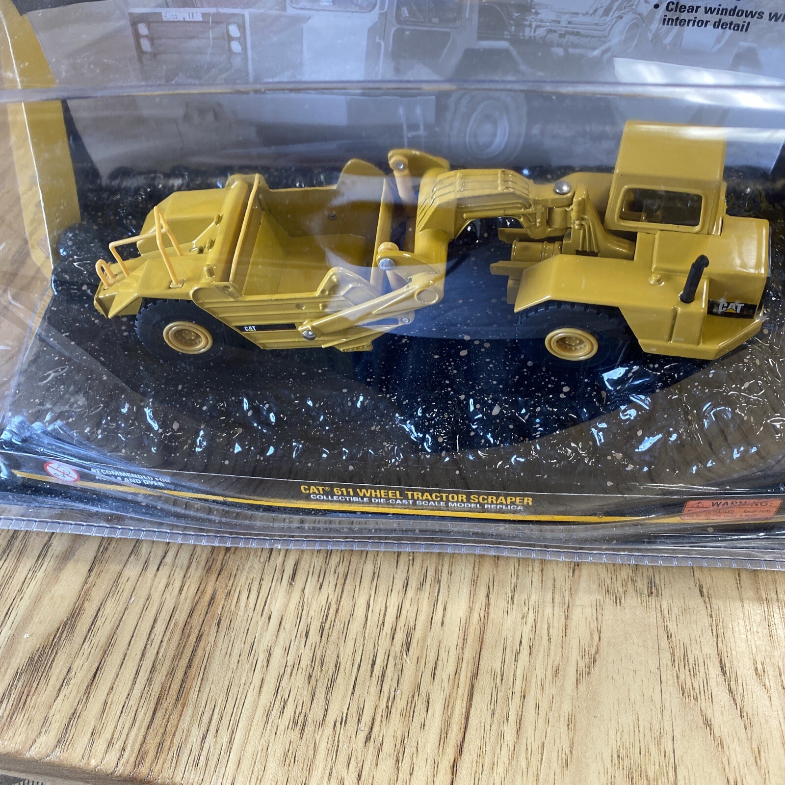 Norscot Scale Models CAT 611 Wheel Tractor Scraper 1:64 Scale #55303 ...