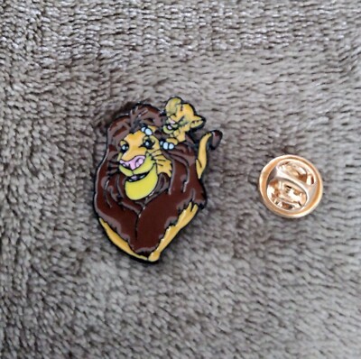 pin's Simba roi lion et son papa ! NEUF ! | eBay