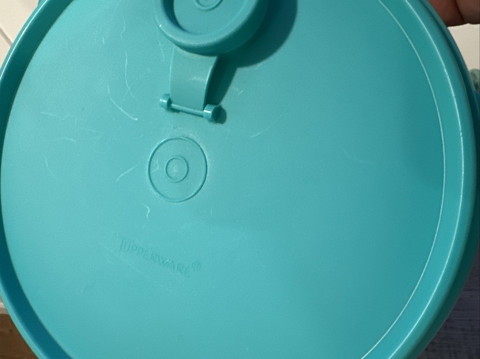 Tupperware Beverage Container Drink Bucket Handle Aqua, 5 Liter 4653A ...