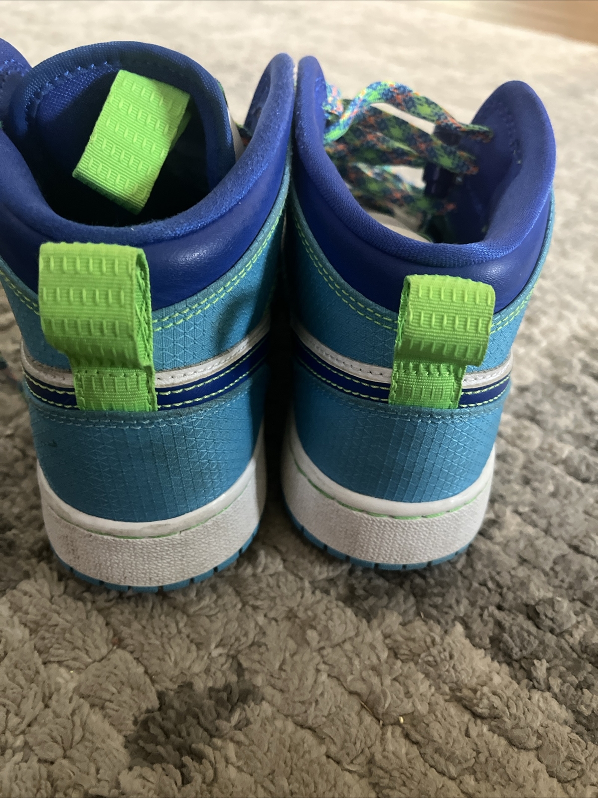 Size 4Y (GS) Nike Air Jordan 1 SE Mid Sprite Blue shoes DA8010-400 | eBay