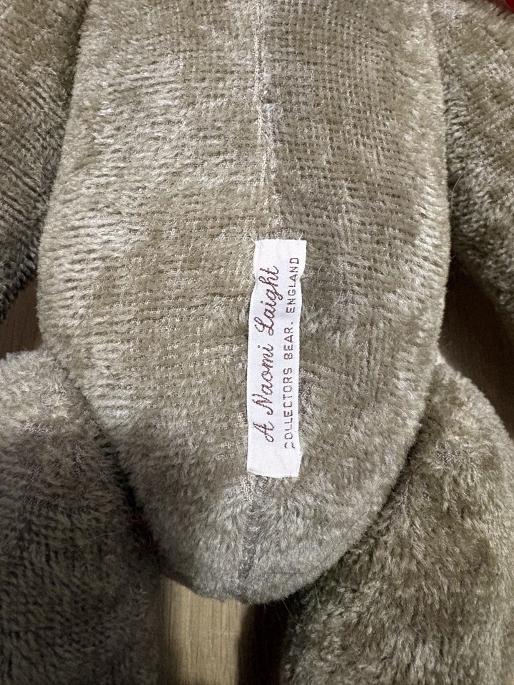 Naomi Laight Collectors hand made Teddy Bear. 48CM tall. Lovely ...