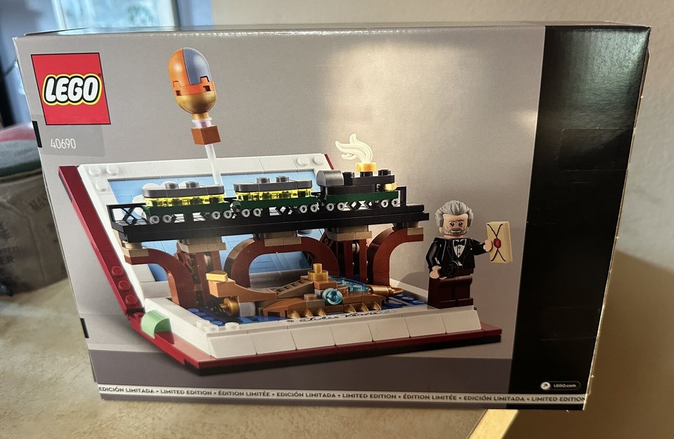 LEGO 40690: Tribute to Jules Verne’s Books GWP, NEW ~ IN HAND READY TO ...