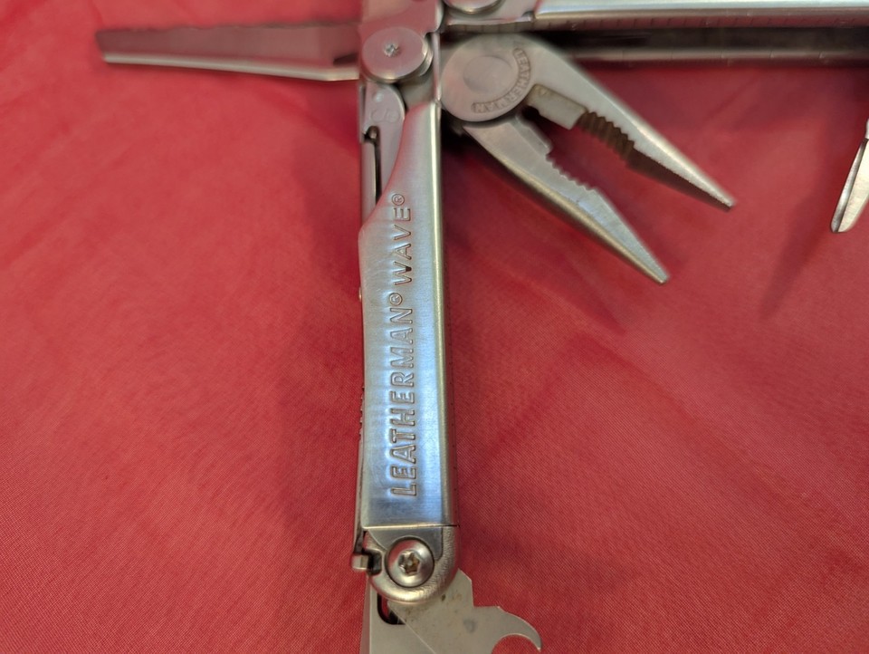 Leatherman Wave Multi-Tool With Leather Sheath | eBay