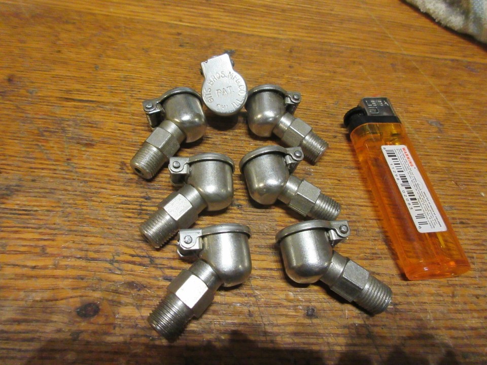 1 ~ Gits Bros. Mfg. Co. -;- WC Style -;- 45 Degree -;- Oil Cup -;- New ...