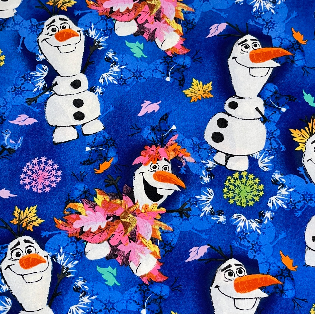 Disney's Frozen II Olaf Leaves Scrub Top Shirt Size 3… - Gem