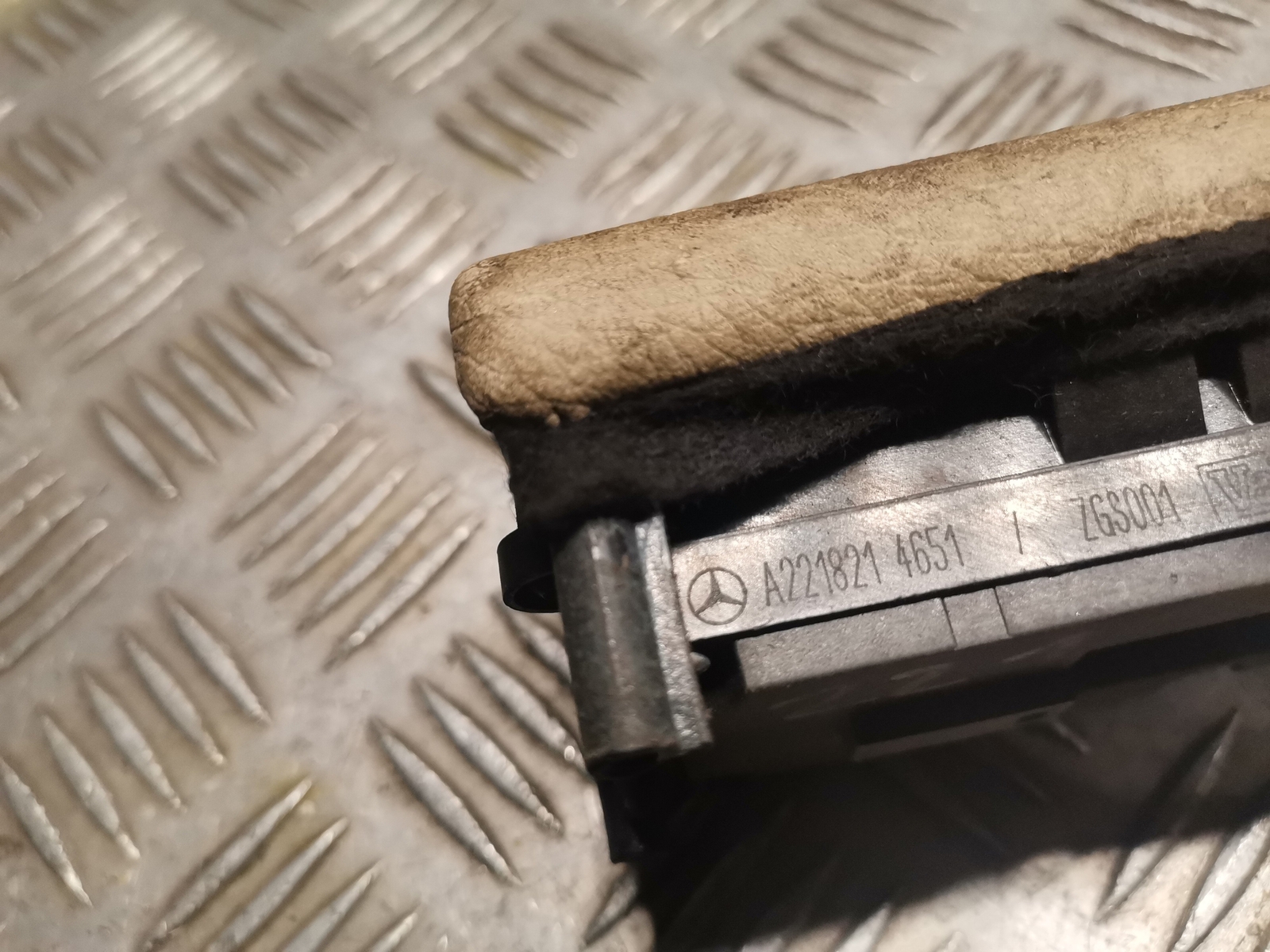 MERCEDES-BENZ S W221 Rear Right Door Window Control Switch 2218214651 ...