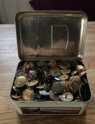 Job lot of Livery Buttons In Tin: 300 + buttons - 800 grams + in weight ...