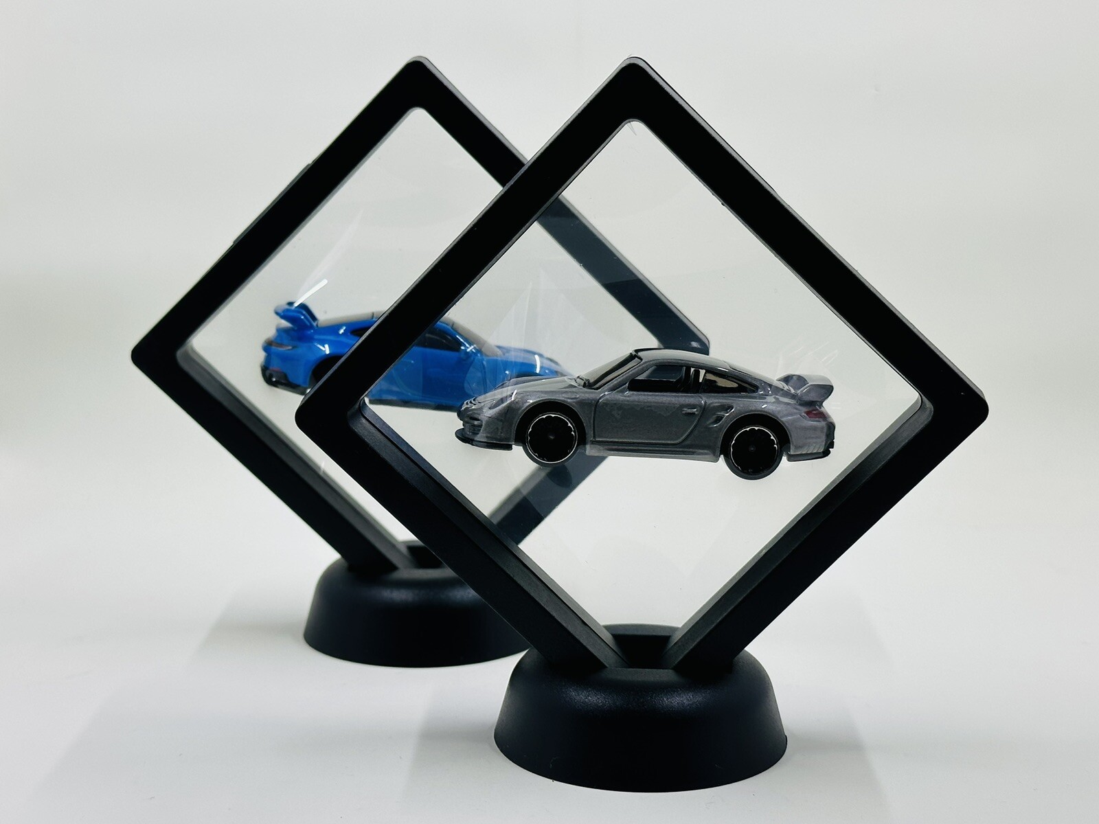 Hot Wheels 3D Floating Display w/ Stand / 2pc Lot (cars not included ...