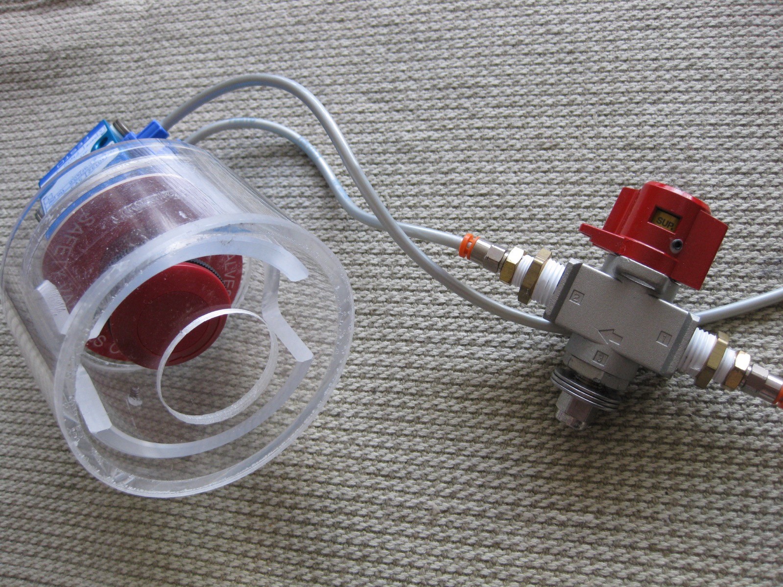 SMC VHS20-N02-Z 3 Air Port Lock Out Valve w/ Festo SVS-4-1/8 Emergency ...