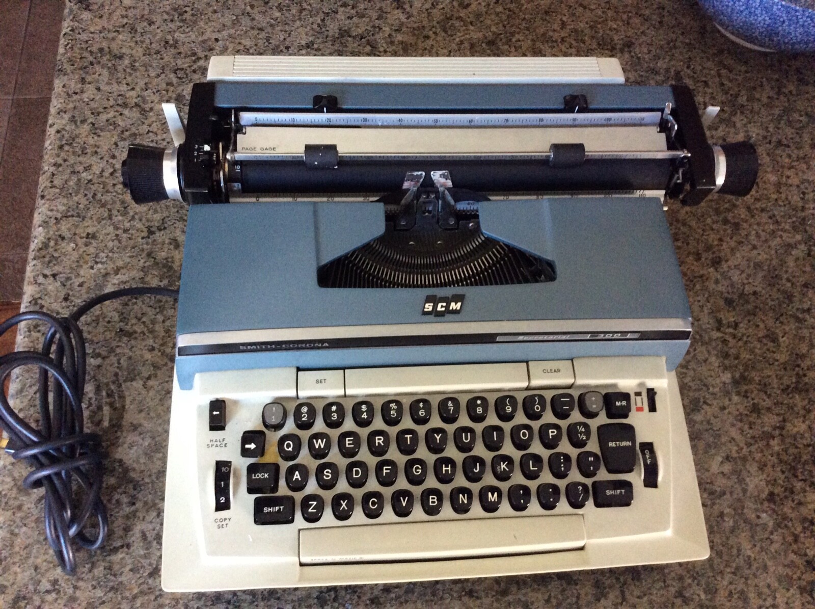 VINTAGE SMITH CORONA SCM SECRETARIAL 300 TYPEWRITER | eBay