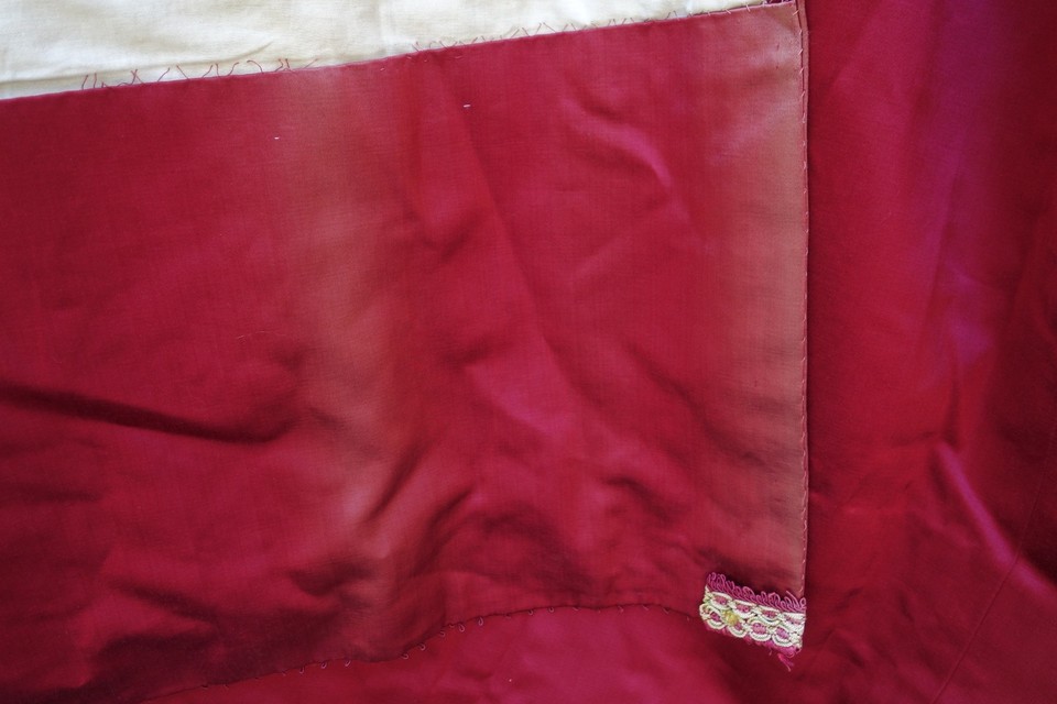 VINTAGE ~ RED SILK CURTAINS W/ GOLD BRAIDED GIMP TRIM DRAPES | eBay