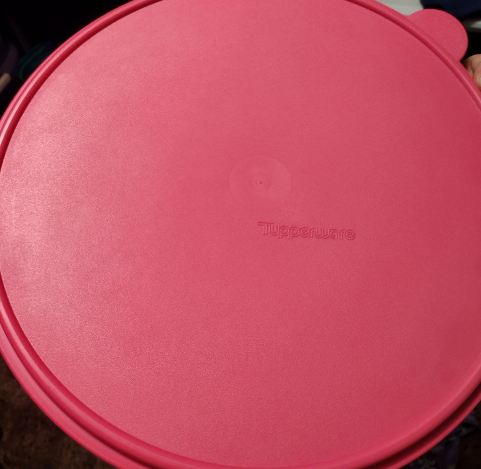 Tupperware 2539A Thatsa bowl 32 cups white lid 2540A pink mixing ...