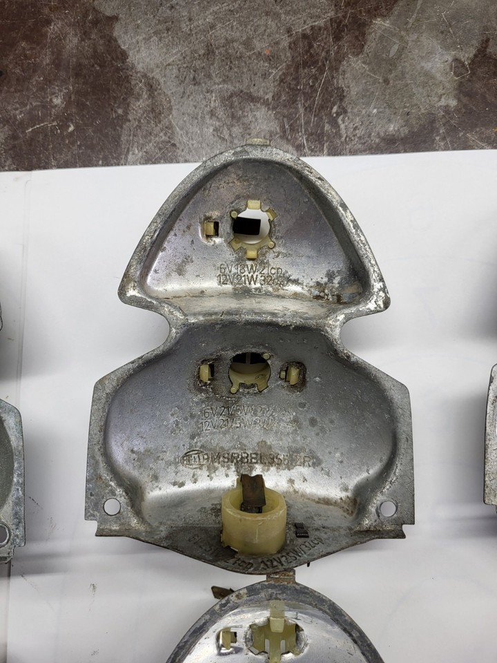 1968 To 1970 Vw Volkswagen Bug Tail Light Bulb Lamp Holder 111 945 263 ...