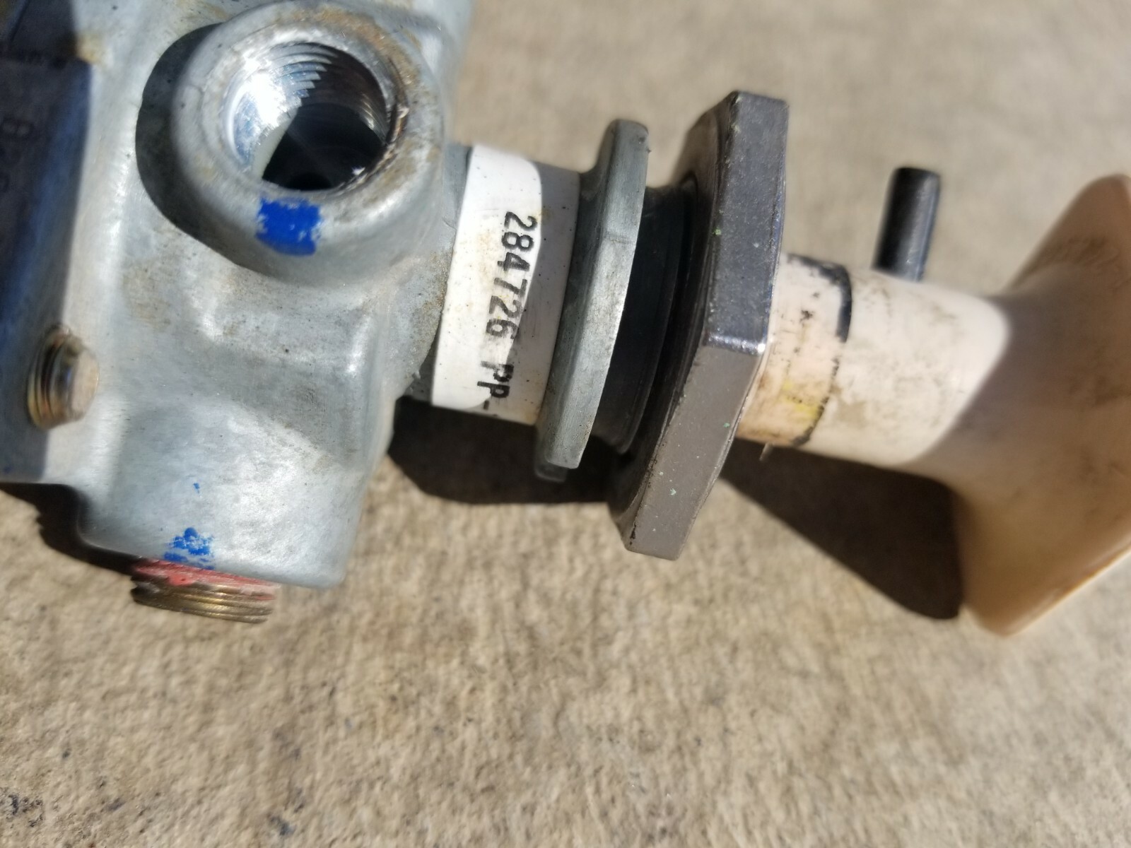 RV BENDIX PARKING BRAKE PUSH/PULL DASH SWITCH 284726 | eBay