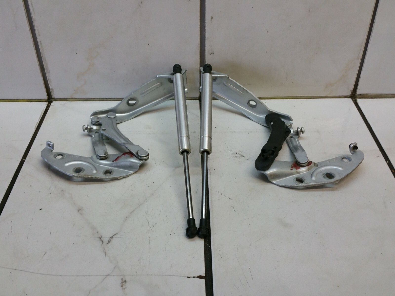2004 VW VOLKSWAGEN PHAETON PAIR OF HOOD HINGES LEFT & RIGHT - SILVER ...