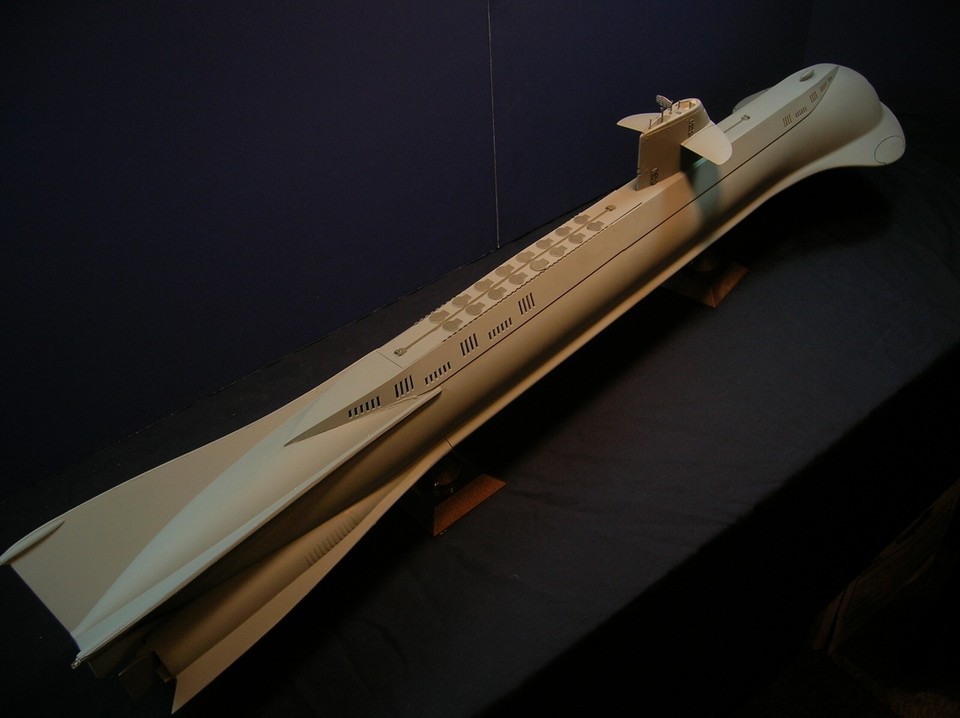 Seaview Model/ Pro built lighted/ 39" voyage to the bottom of the sea ...