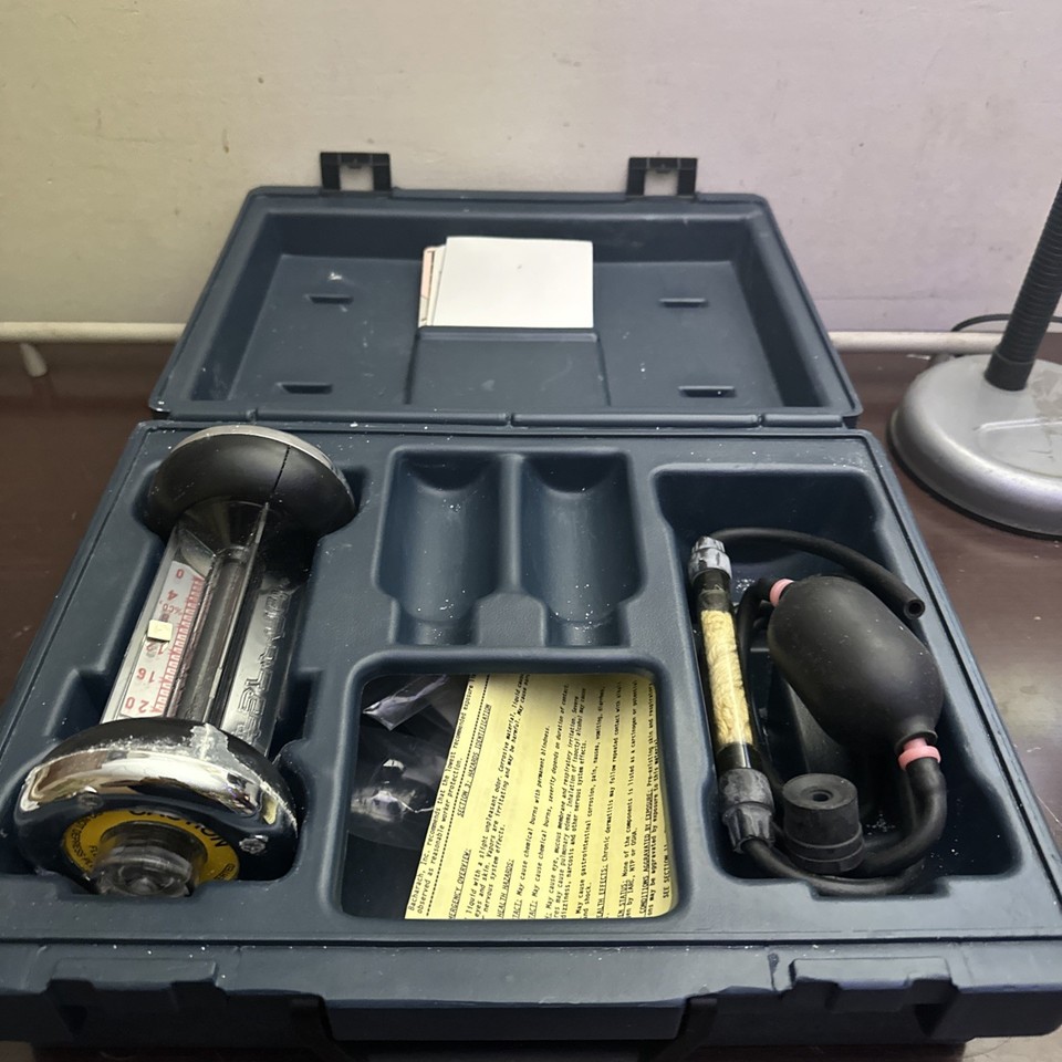 Bacharach Fyrite Combustion Test Kit CO2 Indicator w/ Case 10-5000. 11 ...