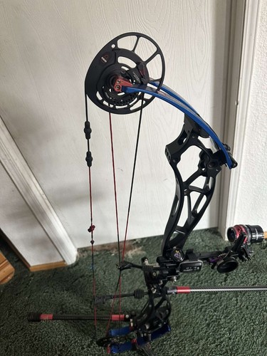 bowtech reckoning 38 Blue And Black Custom Target Bow | eBay