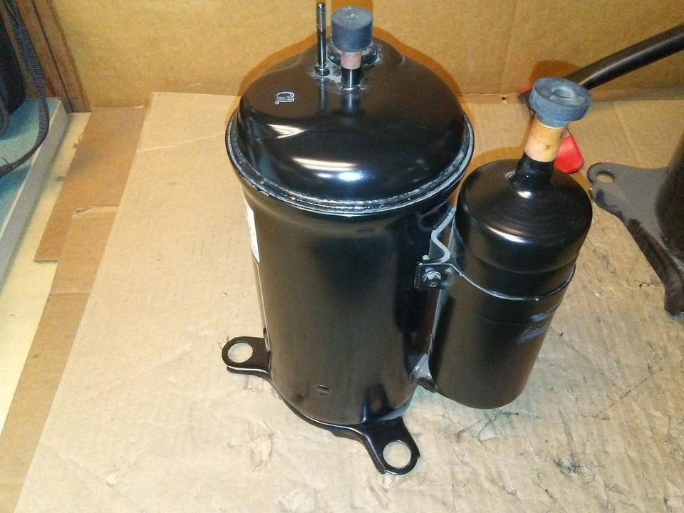 Carrier ECF12012AA 12,000 BTU AC/HP Rotary Compressor; 220-240/50/1 ...