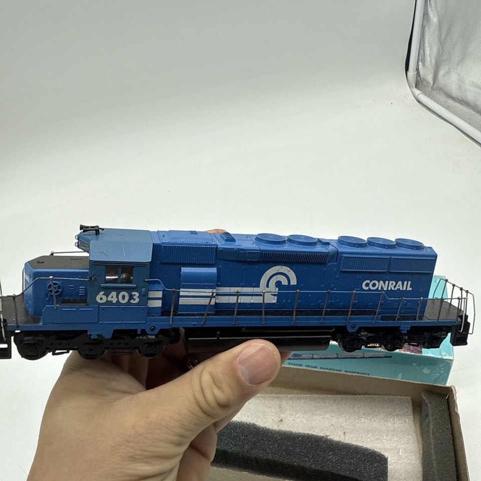 Athearn Ho SD40-2 locomotive kit, Conrail #6403 Blue Locomotive Engine ...