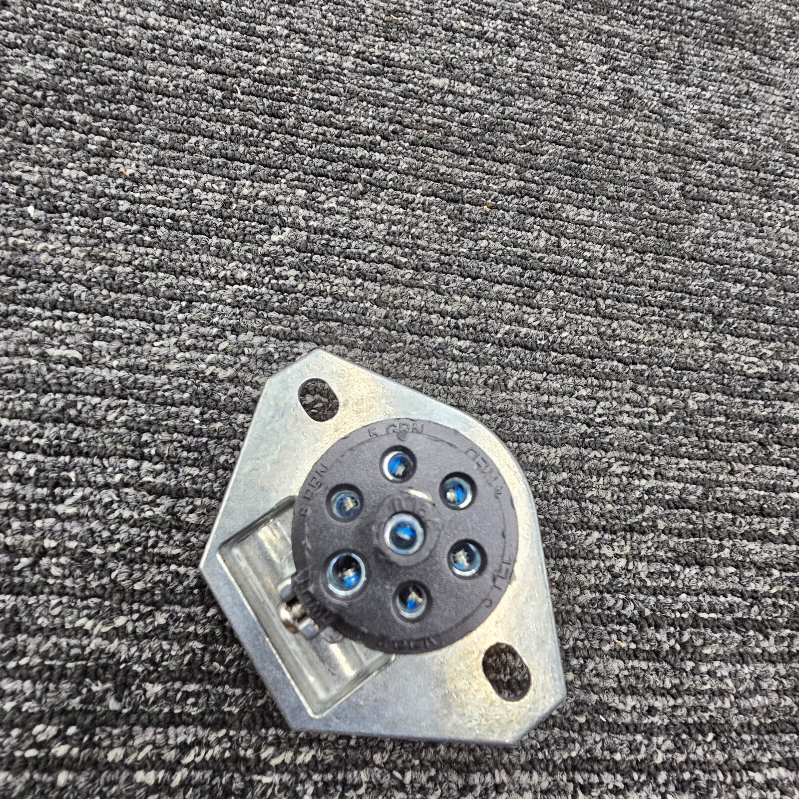 (QTY 2) Phillips 15-720 7-Wire Trailer Socket Plug, Zinc-Die Cast SAE ...