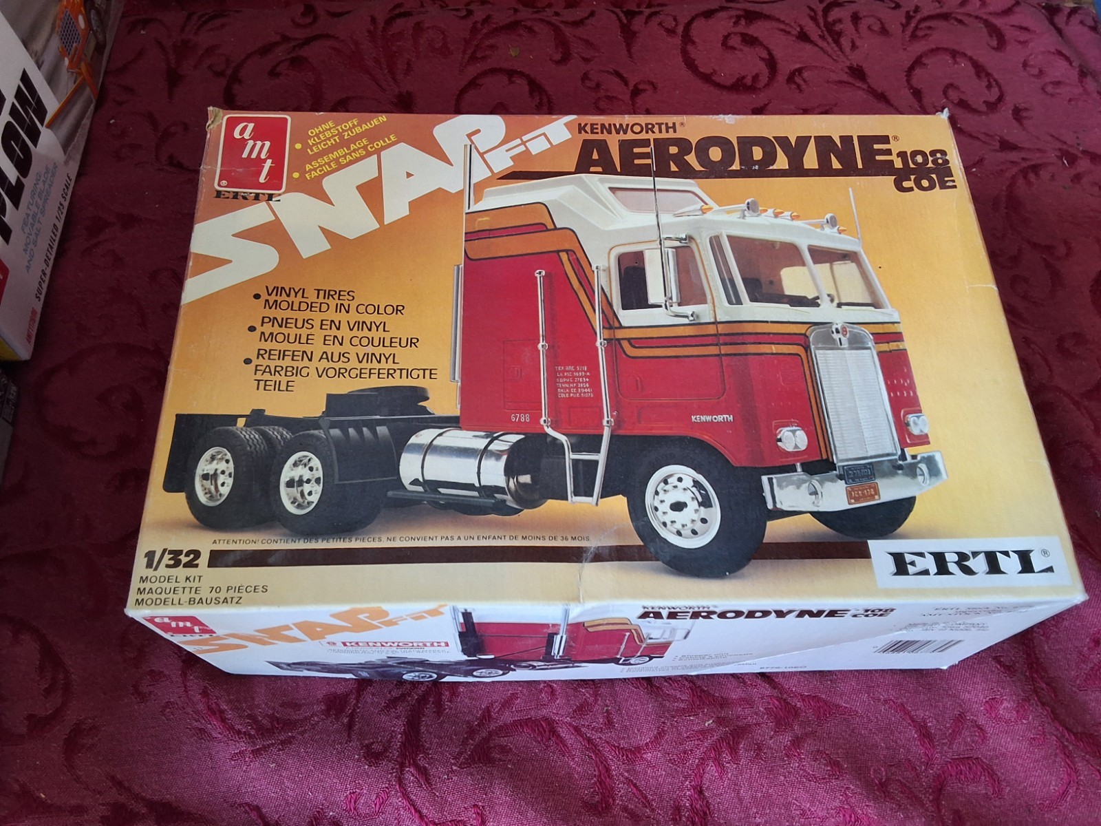 Vintage AMT/ERTL Snap Fit 1:32 Kenworth Aerodyne 108 COE Model Kit ...