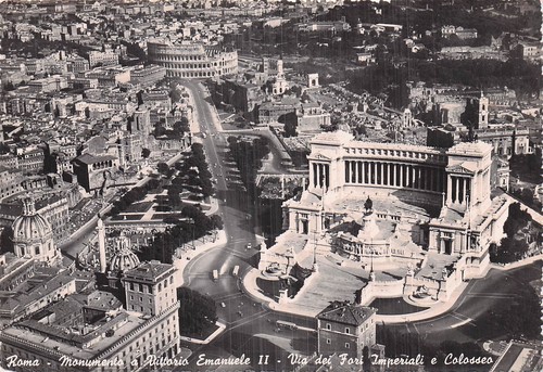 ITALIE ROME MONUMENT A VITTORIO EMANUELE II VIA DEI FORI IMPERIALI ET ...
