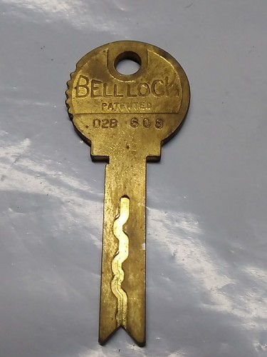 Bell Lock Key Antique Slot Machine Jukebox Penny Arcade # D2B608 D2B ...