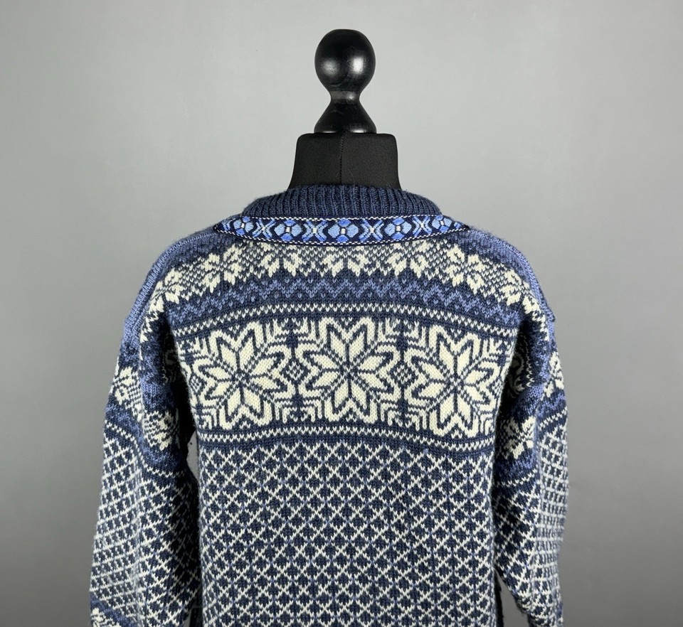 NORWOOL Blue White Wool Fair Isle Nordic Pattern Clasp Cardigan Sweater ...