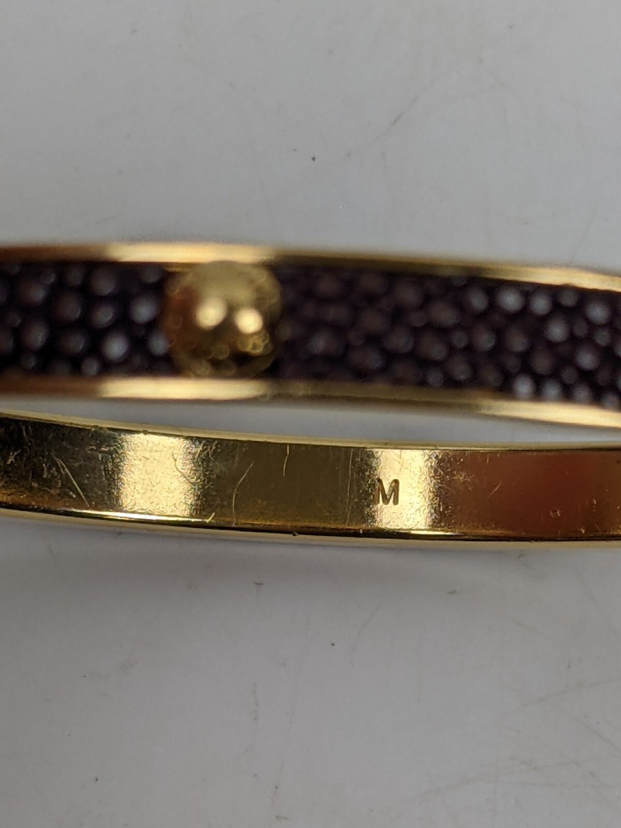 Luis Vuitton Gimme A Clue Black Stingray Leather Gold Tone Luis Vuitton Gimme A Clue Black Stingray Leather Gold Tone