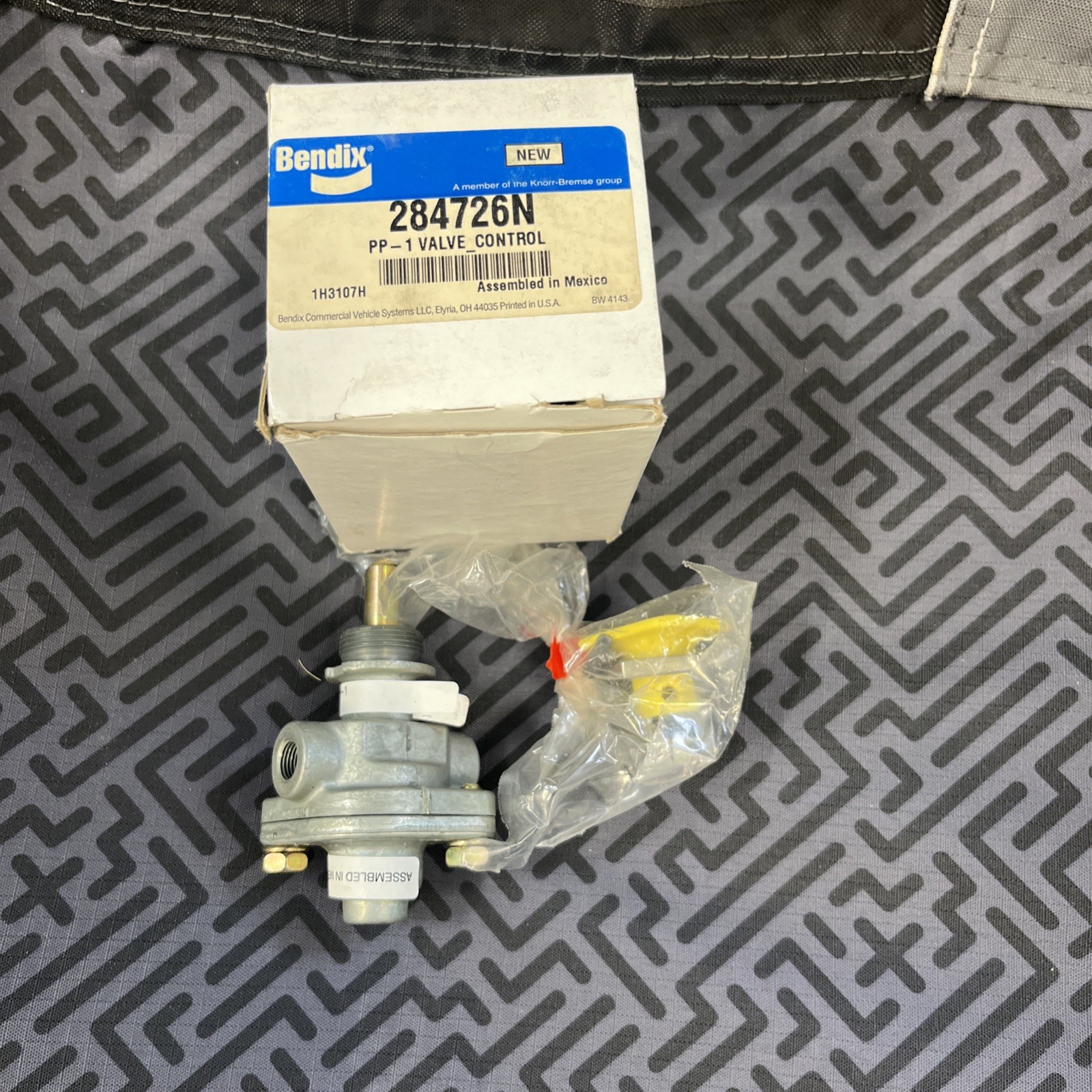 Bendix 284726 N PP-1 Push Pull Control Valve. B4 | eBay
