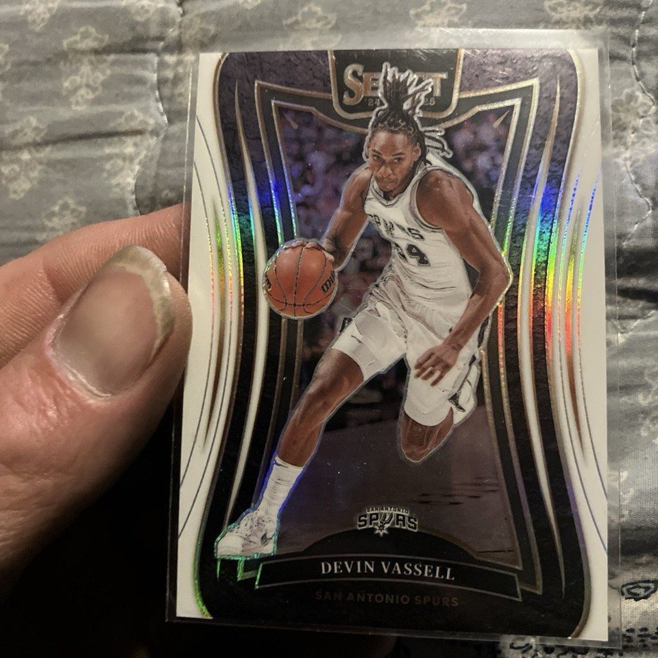 2024-25 Panini Select - Devin Vassell Mezzanine Level White Prizm /125 ...