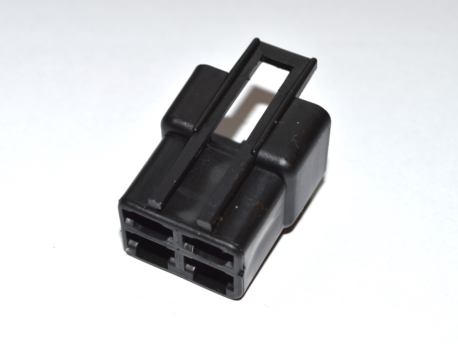 Metri-Pack 4-Way Male Connectors, Black, 56 Series Delphi 6294544 5 ...
