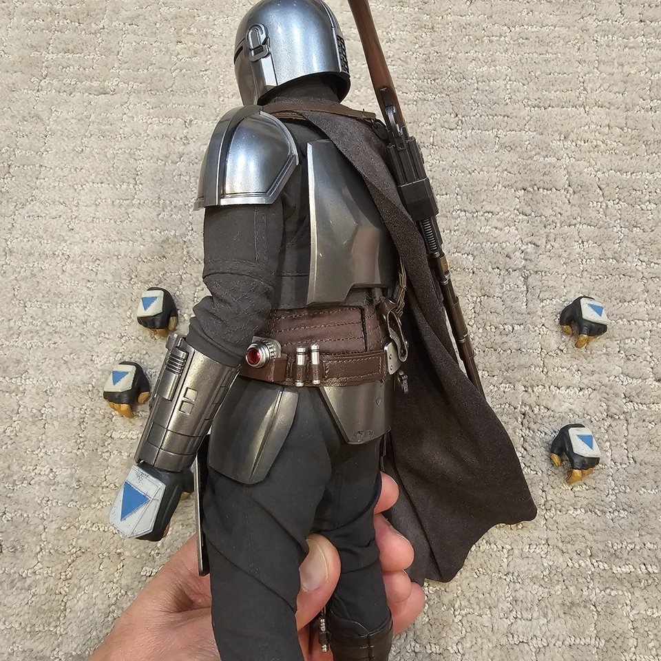 Hot Toys Sideshow TMS015 The Mandalorian Deluxe With Child 1/6 Star ...