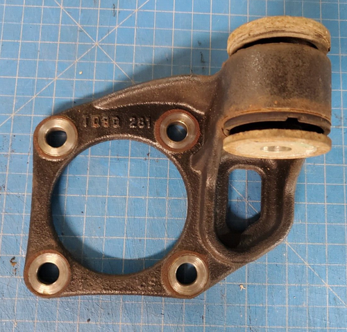 2015-2021 CHEVY COLORADO FRONT RIGHT PASSENGER DIFFERENTIAL AXLE MOUNT ...