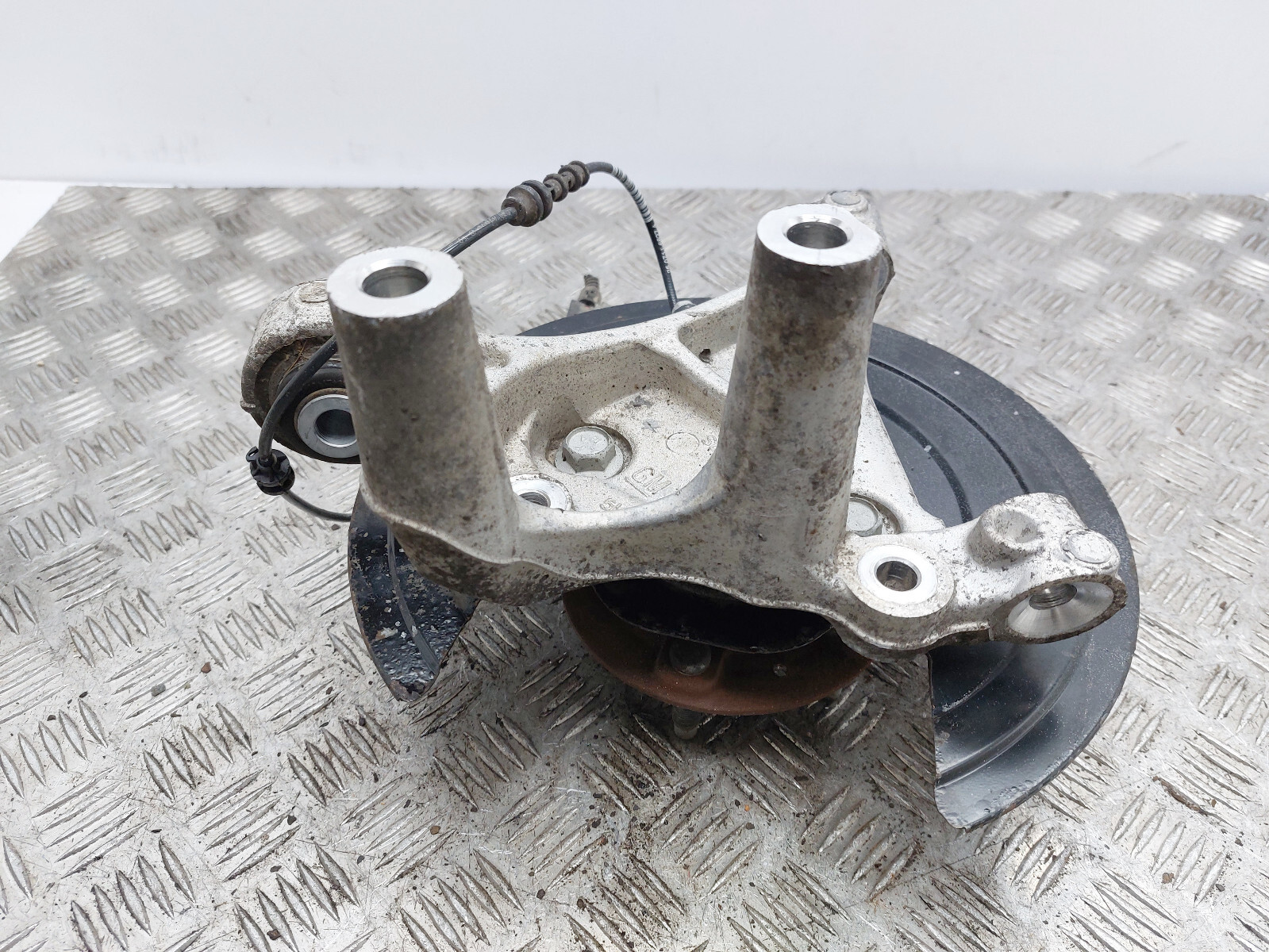 2019 Vauxhall Insignia B 1.5 Petrol Driver Side Rear Hub 22949386 for ...