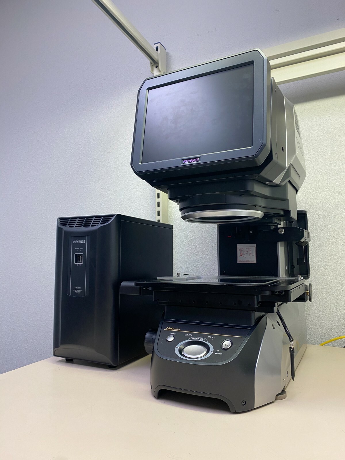 2020 optical Dimension Measuring System Keyence IM-7501 w. IM-7020 head ...