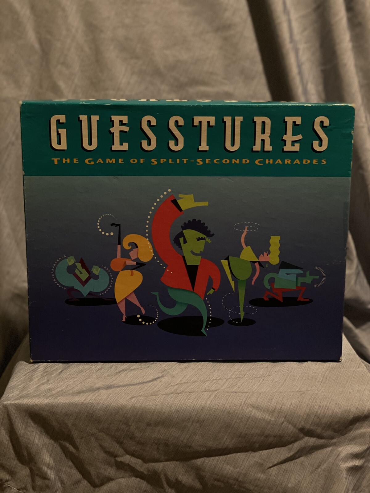 Hasbro Guesstures The Game of Split Second Charades First Edition ...