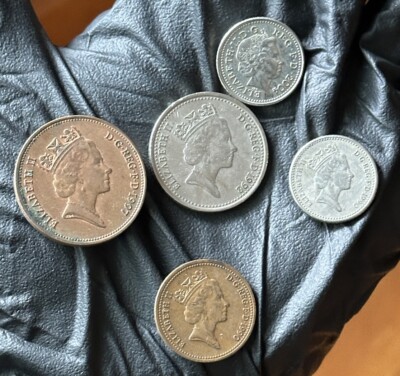Queen Elizabeth II Coin Collection Lot of 5 Circulated Historical coins ...