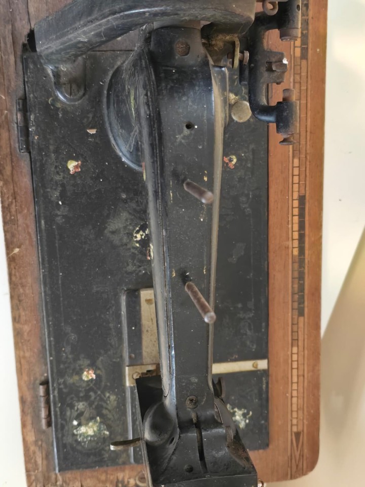 Antique German Hand Crank Sewing Machine Made In Baden c1900 Victorian ...