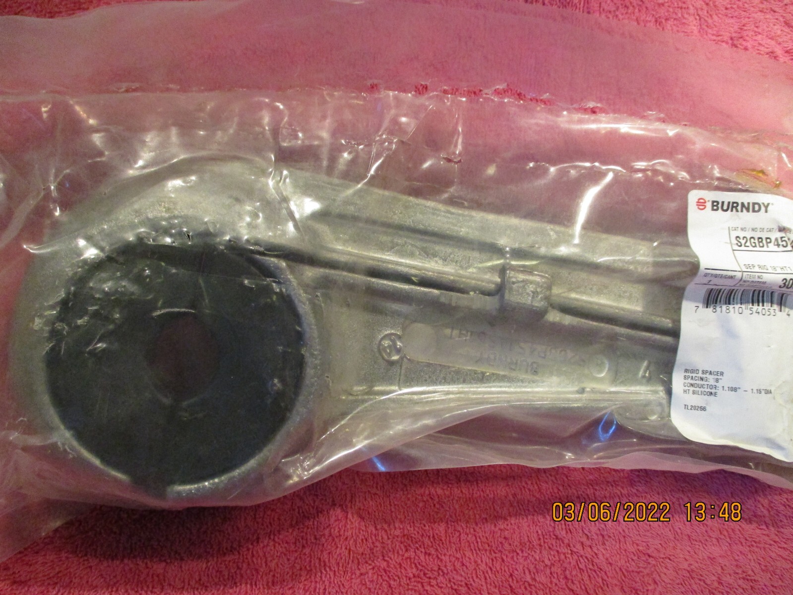 BURNDY # S2GBP451ASG1HT 18'' RIGID 2 WIRE BUNDLE SPACER 1.08'' 1.15 ...