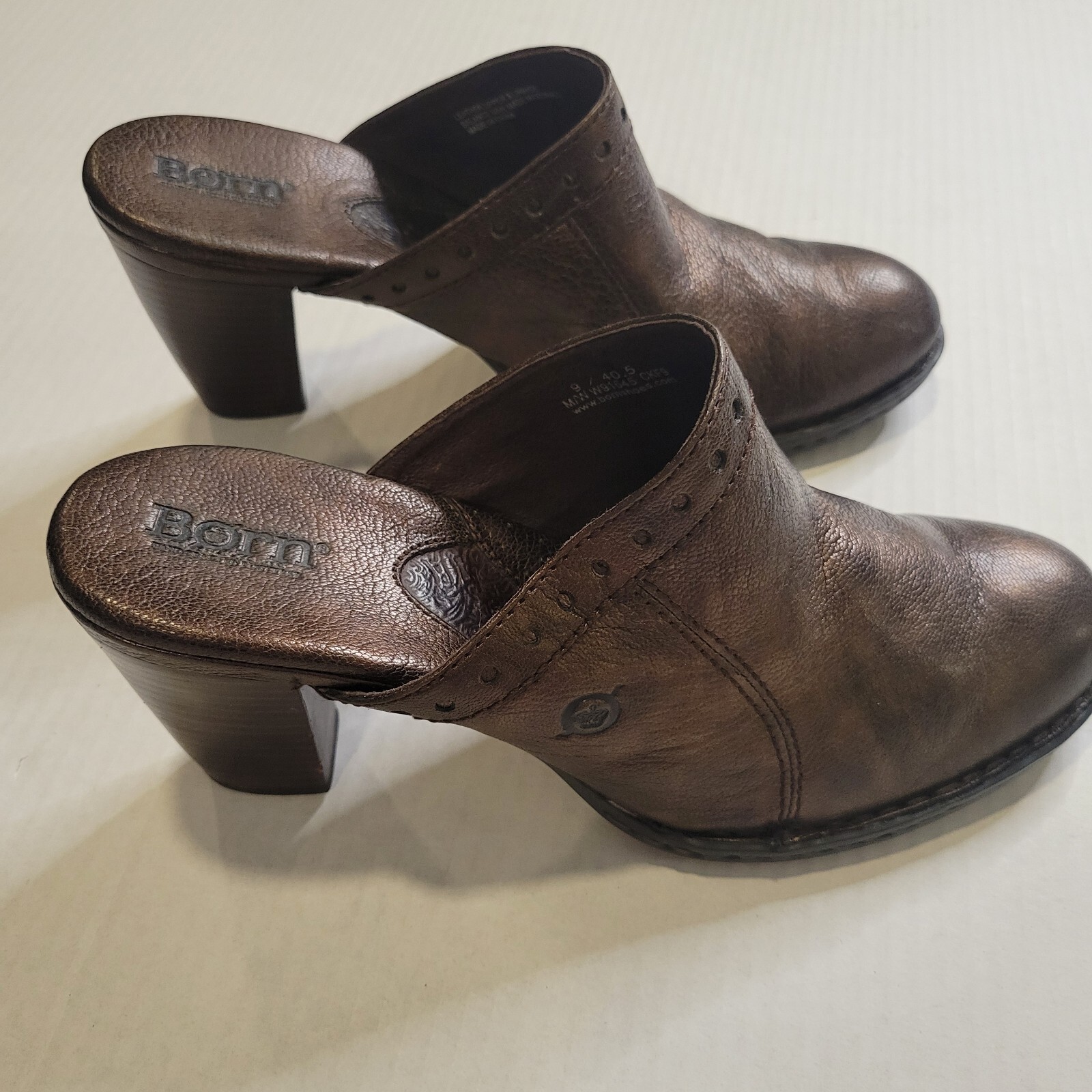 Women's Born leather Copper metallic clogs sz 9. Boj… - Gem