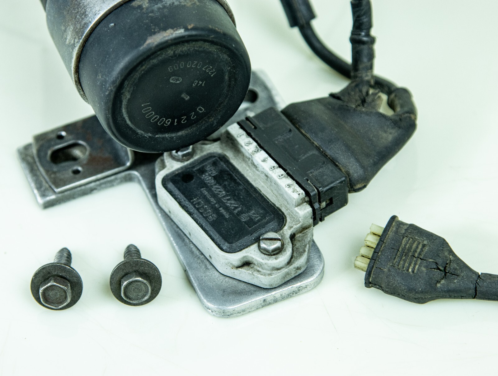 Original Bosch Opel Rekord E 1980/85 Berlina ignition coil with sensor ...