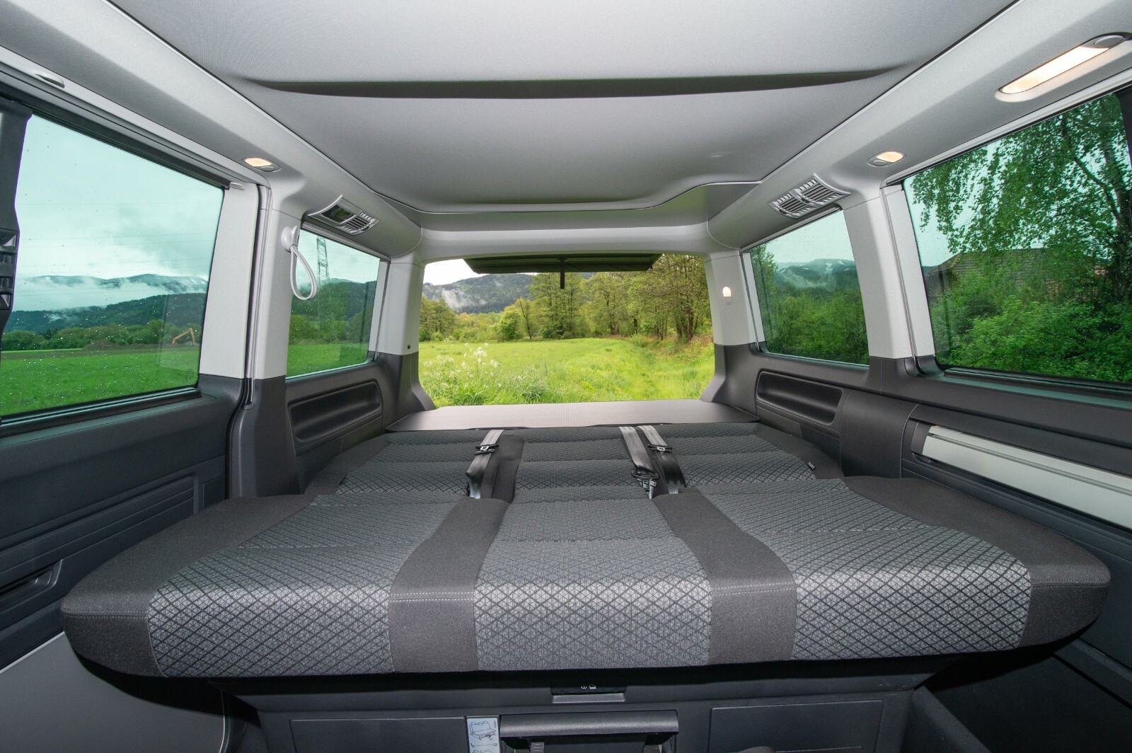 VW T5/T6 Caravelle/Transporter Multiflex board. Consoles with struts ...