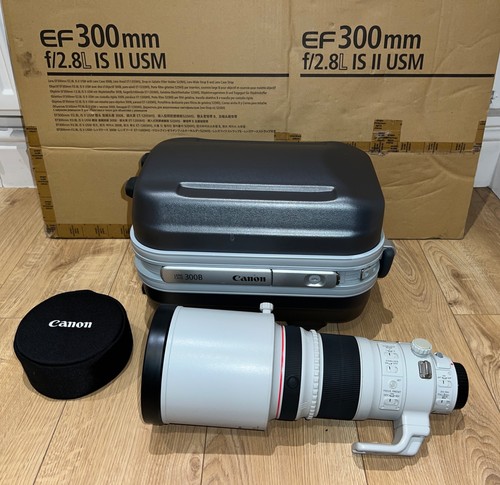 Canon EF 300mm F/2.8 L II EF IS USM mark 2 lens hard case IMMACULATE ...