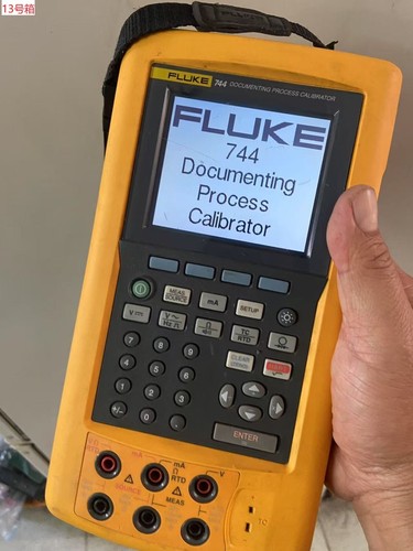 Fluke 744 Documenting Multifunction Process Calibrator | eBay