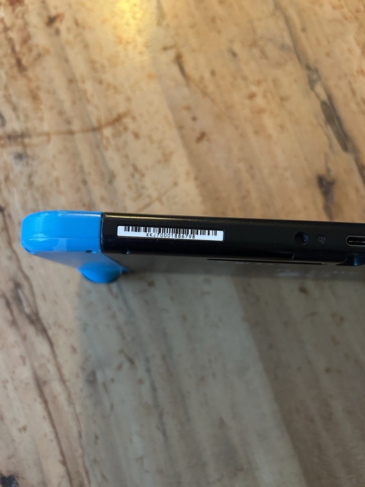 Nintendo Switch Konsole mit Joy-Con - Neon-Rot/Neon-Blau 45496452636 ...