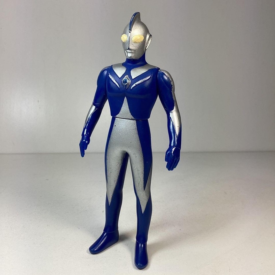 Ultra Hero Series No. 16 Ultraman Cosmos (Luna Mode) | eBay