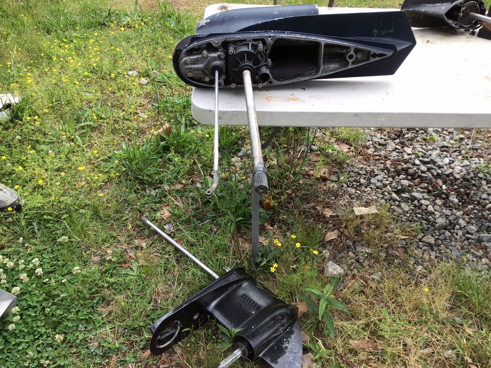 Evinrude/Johnson lower unit 150/175/200 2Stroke 1983 Model— Crossflow ...